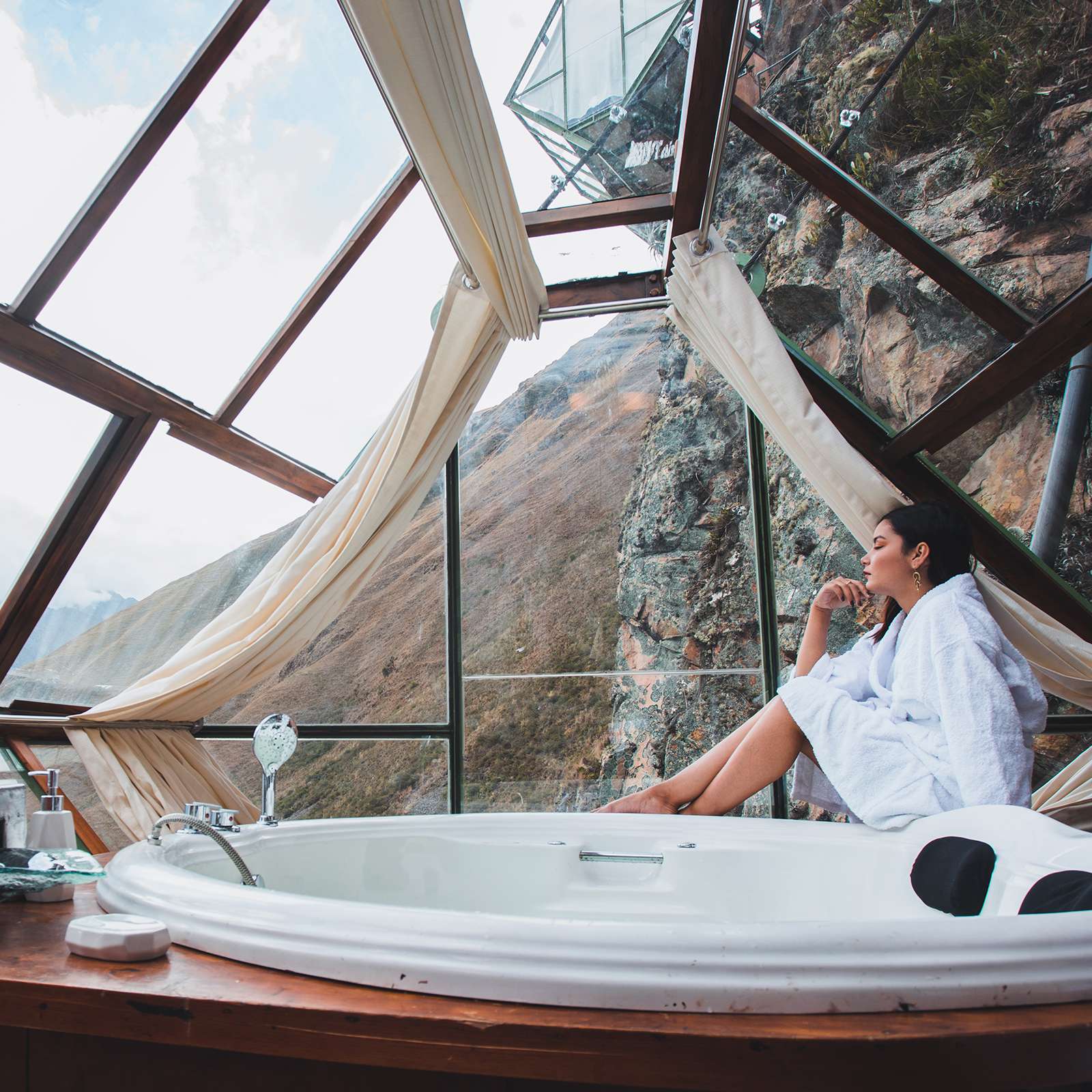 Vertical Sky Luxury Suites